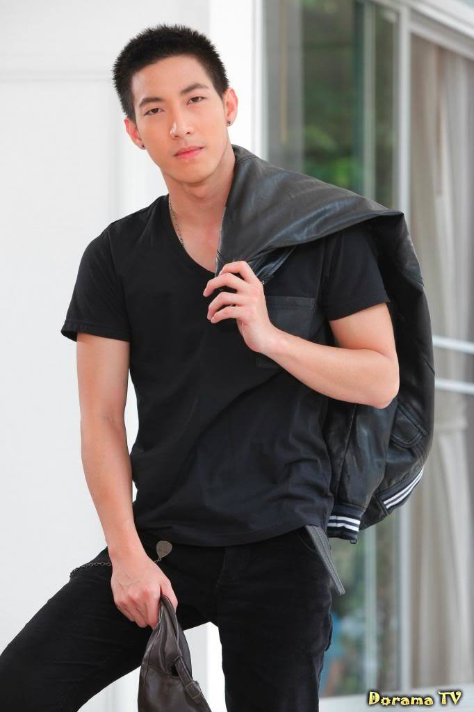 Актер Тоно Пакин Камвилайсак (Tono Pakin Kumwilaisuk: โตโน่ ภาคิน คำ ...