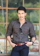 Актер Аум Атичат Чхумнанон (Aum Atichart Chumnanont: อั้ม อธิชาติ ชุมนานนท์), список дорам ...