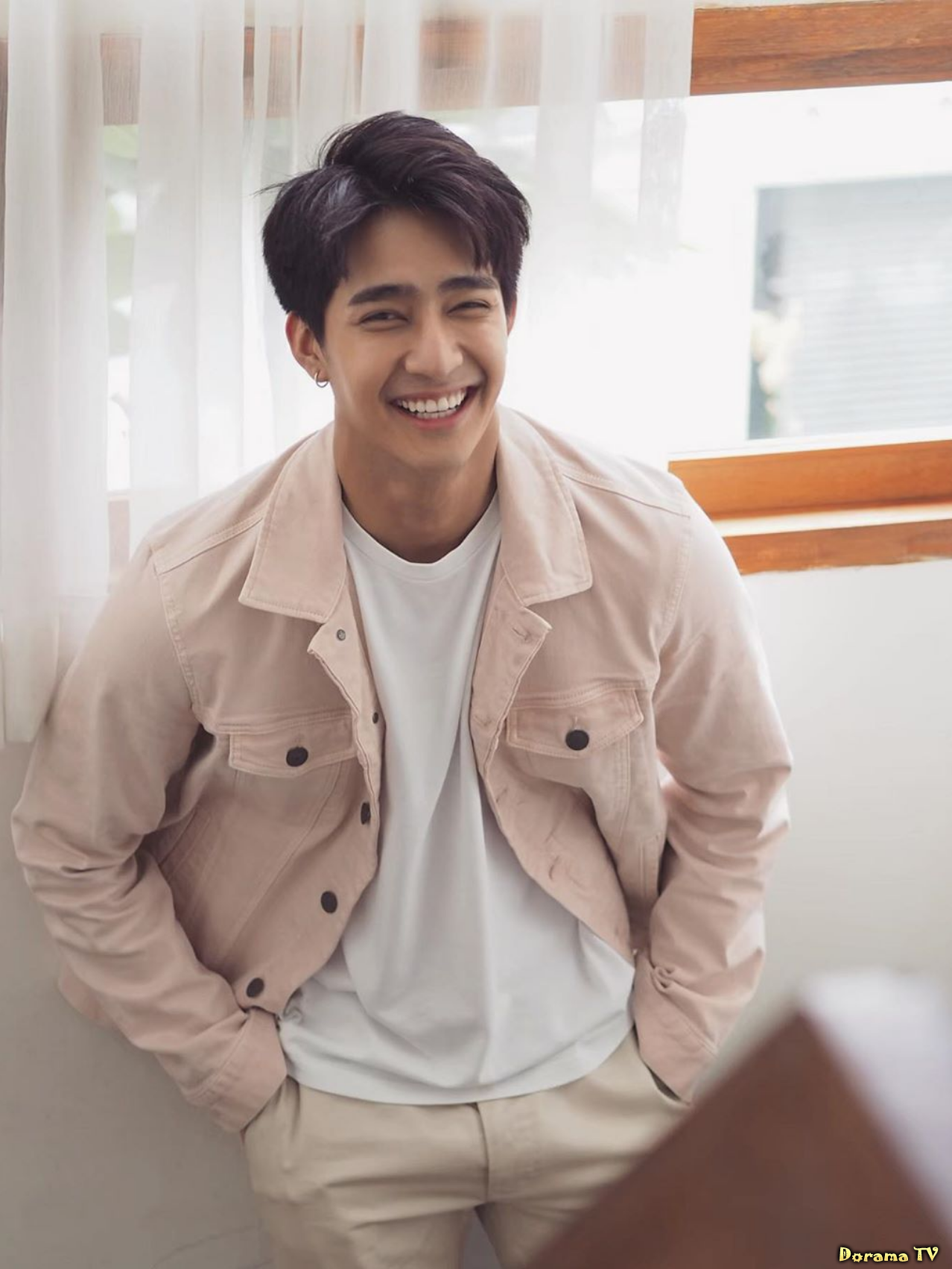 Актер Эрт Пирапат Ваттанасетсири (Earth Pirapat Watthanasetsiri: เอิร์ท ...