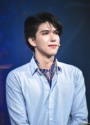 Актер Бен Бенджамин Брэсиер (Ben Benjamin Brasier: เบน เบญจมินทร์ เบรเซ ...