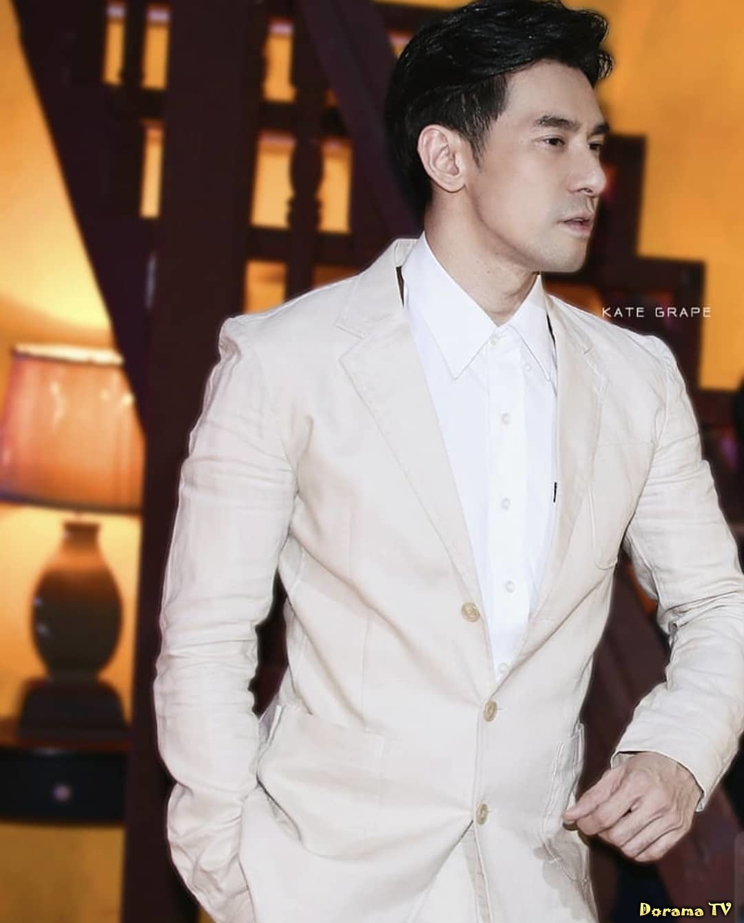 Актер Порш Апиват Апиватсери (Porsch Apiwat Apiwatsayree: พอร์ช อภิ ...