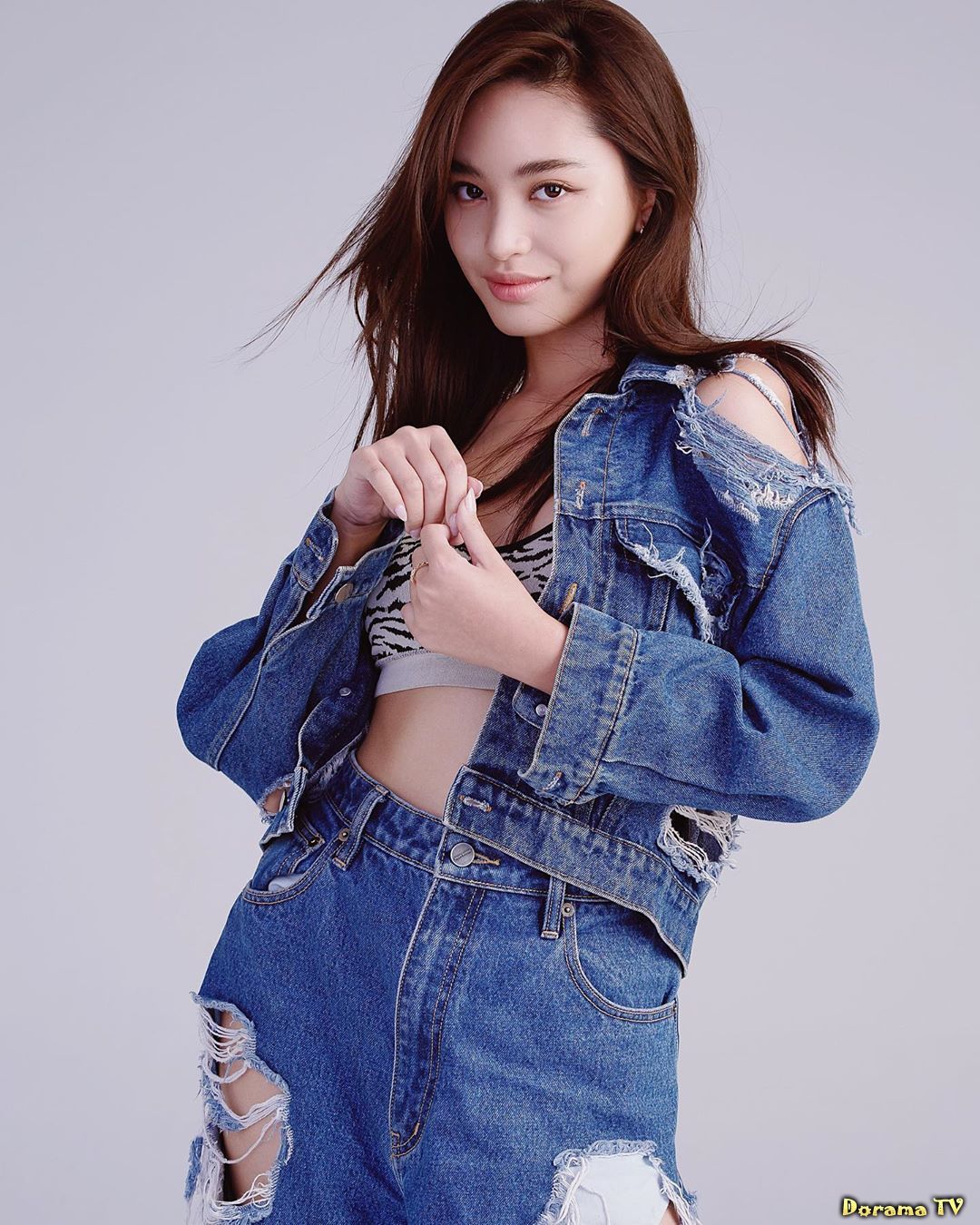 Актер Фа Йонвари Анинбон (Fah Yongwaree Anilbol: ฟ้า ยงวรี อนิลบล ...