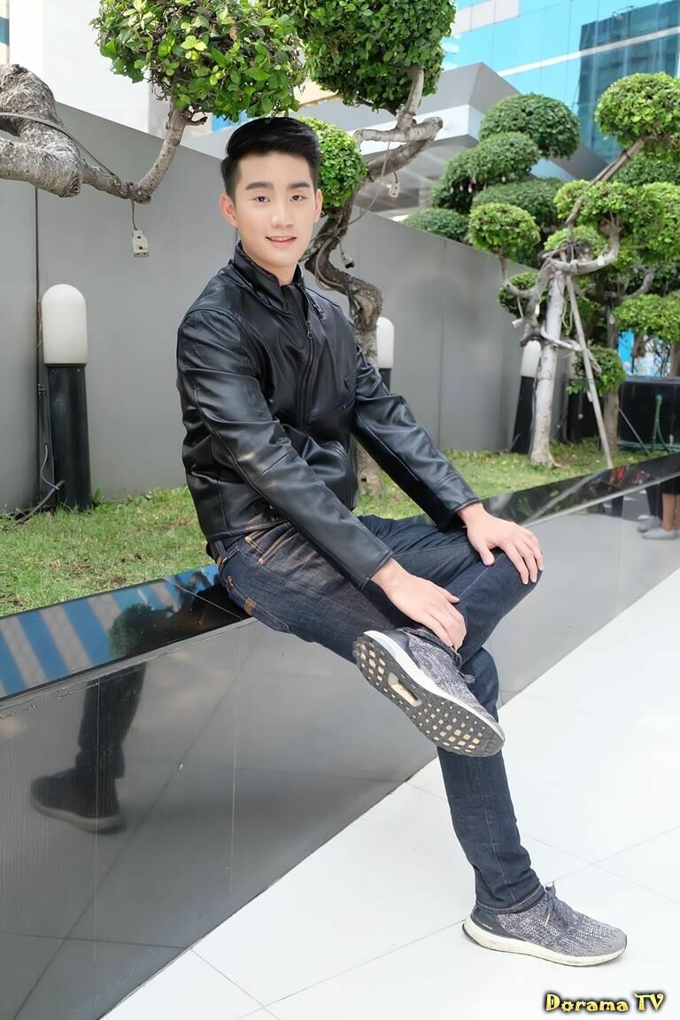 Актер Фос Тжиратчапон Сисэн (Force Jiratchapong Srisang: ฟอส จิรัชพงศ์ ...