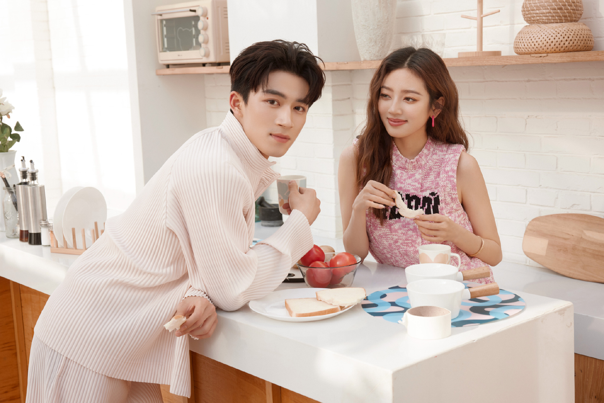 Актер Хэ Жуй Сянь (He Rui Xian: 何瑞贤), список дорам. Сортировка по году ...