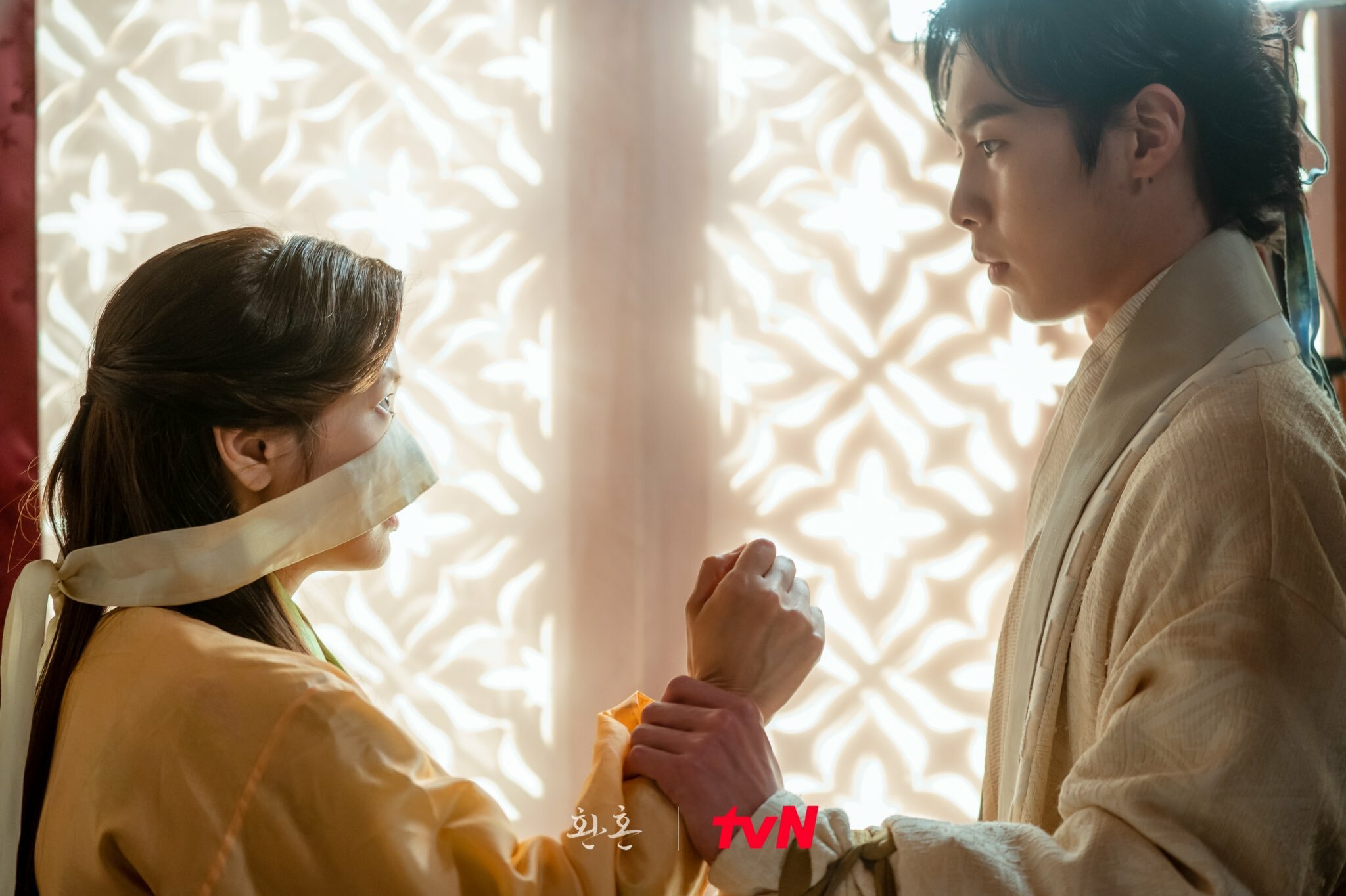 Смотреть бесплатно дораму Алхимия душ (Alchemy of Souls: Hwan Hon ...