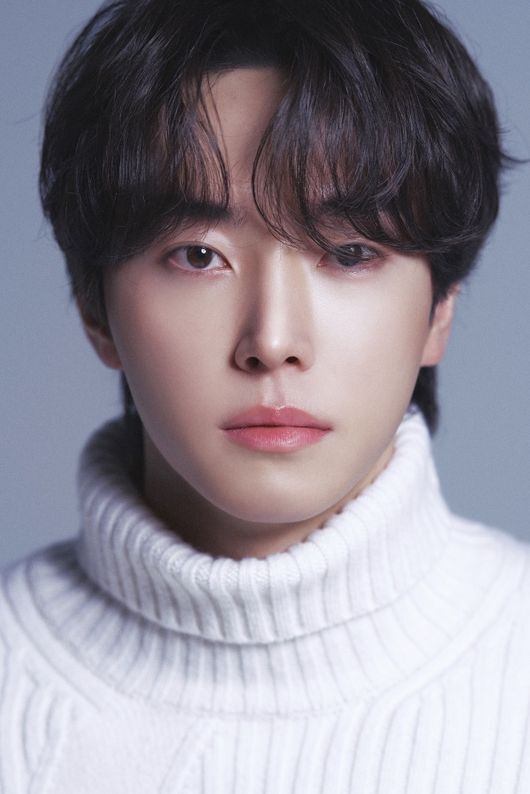 Актер Ли Тхэ Хи (Lee Tae Hee (1994): 이태희), список дорам. Сортировка по году написания - DoramaTV