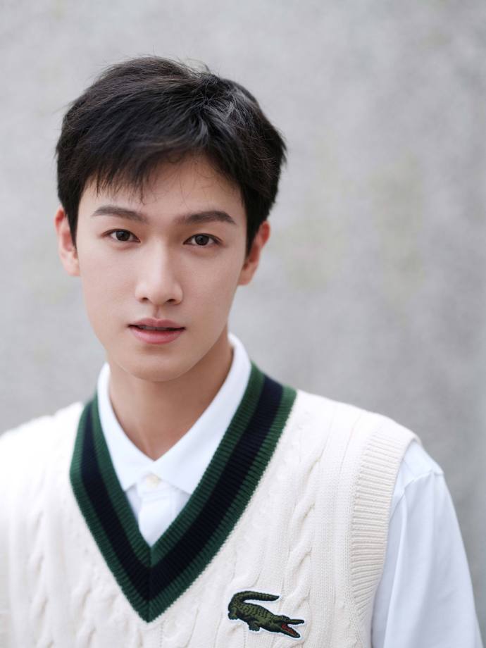 Актер Ли Юнь Жуй (Li Yun Rui: 李昀锐), список дорам. Сортировка по году ...