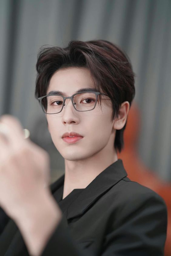 Актер Чжан Лин Хэ (Zhang Ling He: 张凌赫), список дорам. Сортировка по ...