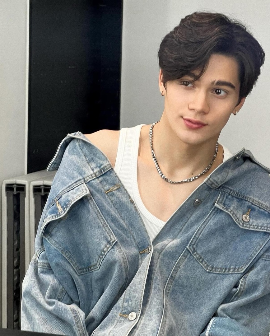 Актер Джеймс Хейворд Прескотт (James Hayward Prescott: เจมส์ เฮย์วอร์ด ...